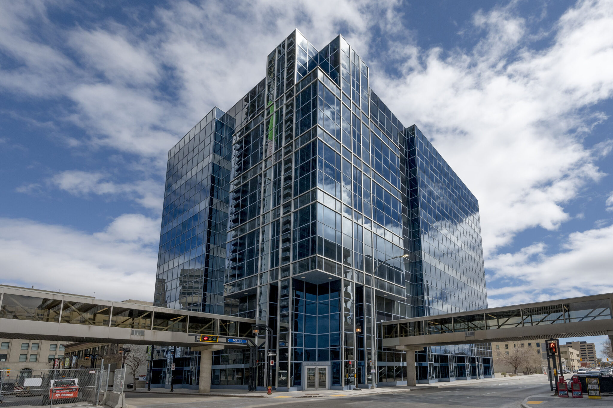 200 Portage Avenue - Capital Commercial Real Estate Services Inc.