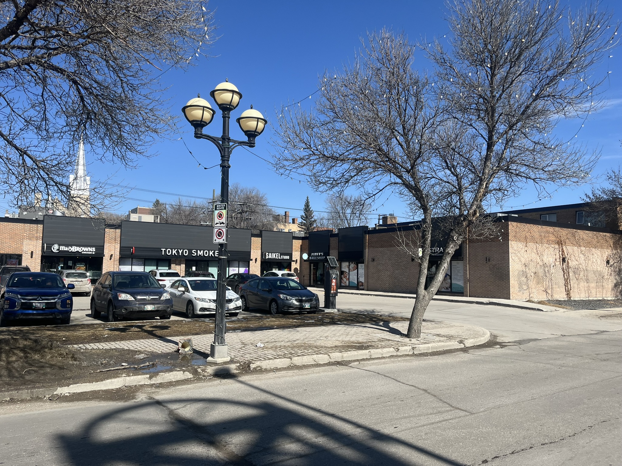 200 Portage Avenue - Capital Commercial Real Estate Services Inc.